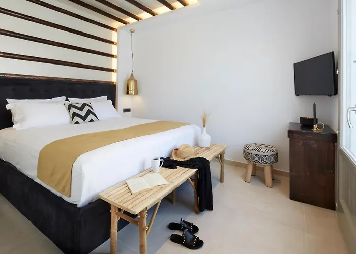 PHOS THE BOUTIQUE AKROTIRI